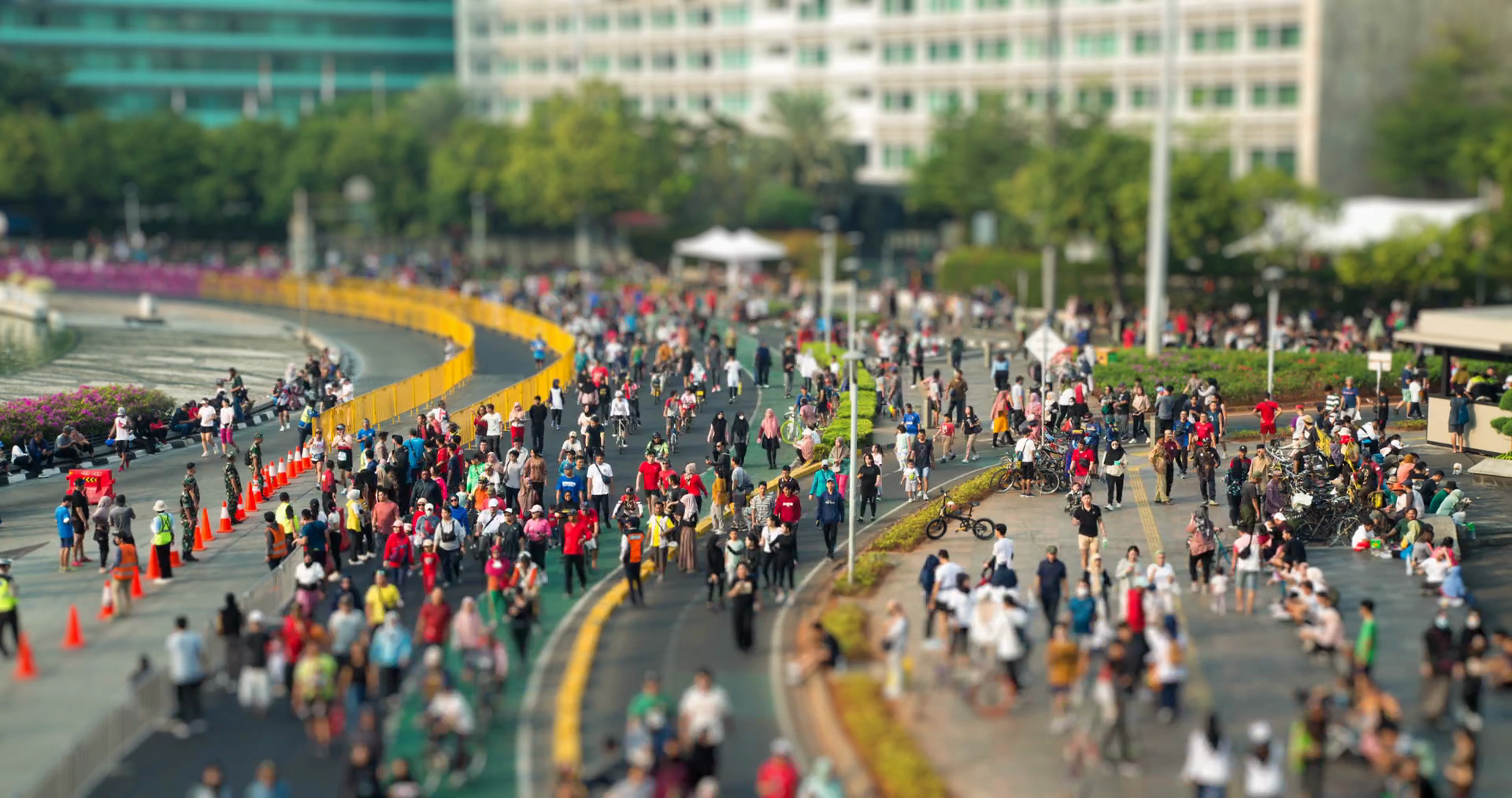 Timelapse Of Crowds Gathering Around Stock Footage SBV-348736672 ...