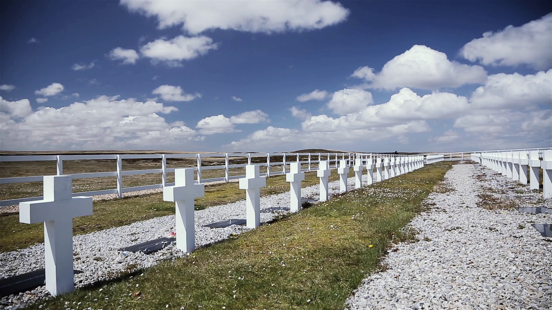 Darwin Cemetery White Crosses Marking Stock Footage SBV-351949266 ...