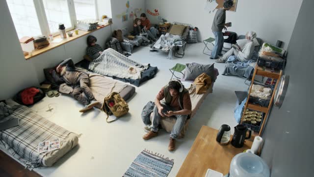 Crowded Room Stock Footage: Royalty-Free Video Clips - Storyblocks