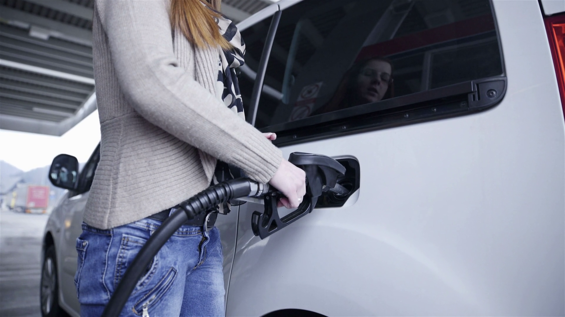Person Waiting Fueling Up Car Gasoline 4k Stock Footage SBV-330360364 ...