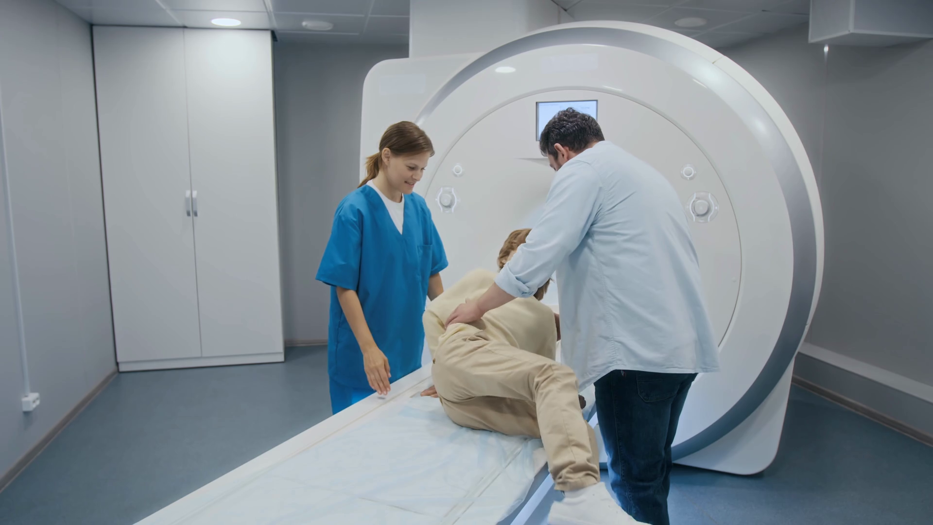 Female Imaging Specialist Finishing Filling Stock Footage SBV-352936157 ...